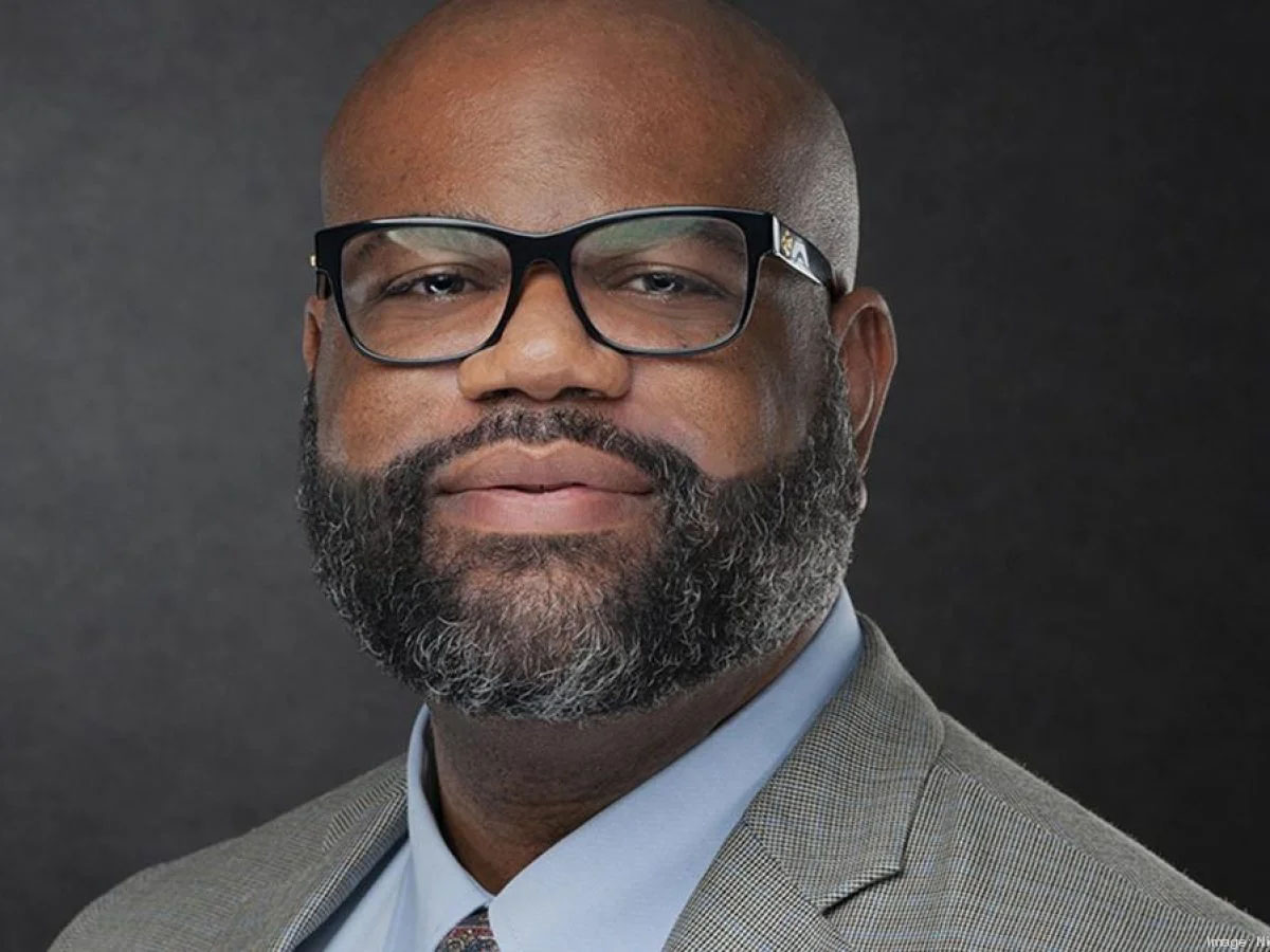 Black American Makes History With Purchase Of Fuddruckers Franchise