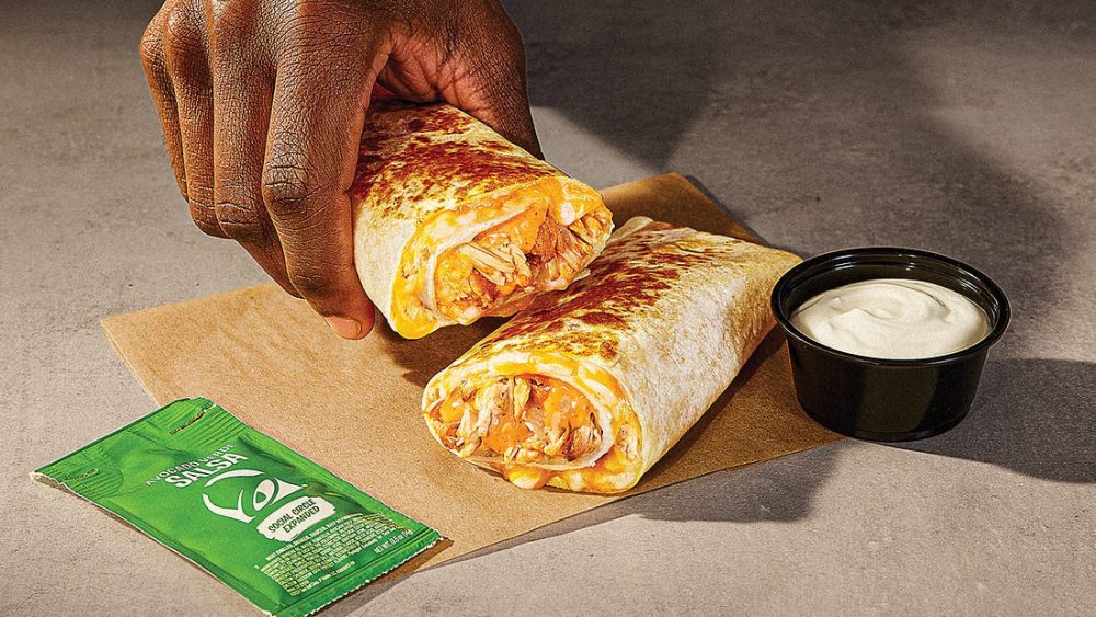 Inside Taco Bell’s 24-Hour Las Vegas Cantina, Complete With Alcohol And ...
